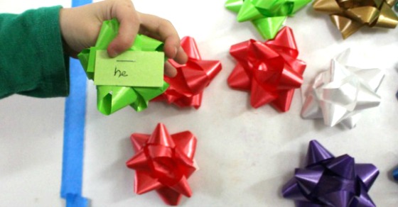 Christmas Bow Sight Word Activity | Inspiration Laboratories
